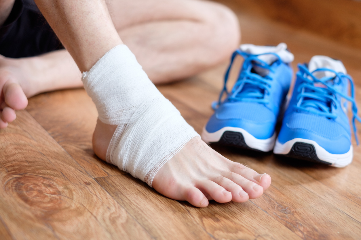 To Ice Or Not To Ice A Sprained Ankle Panorama Orthopedics Spine Center